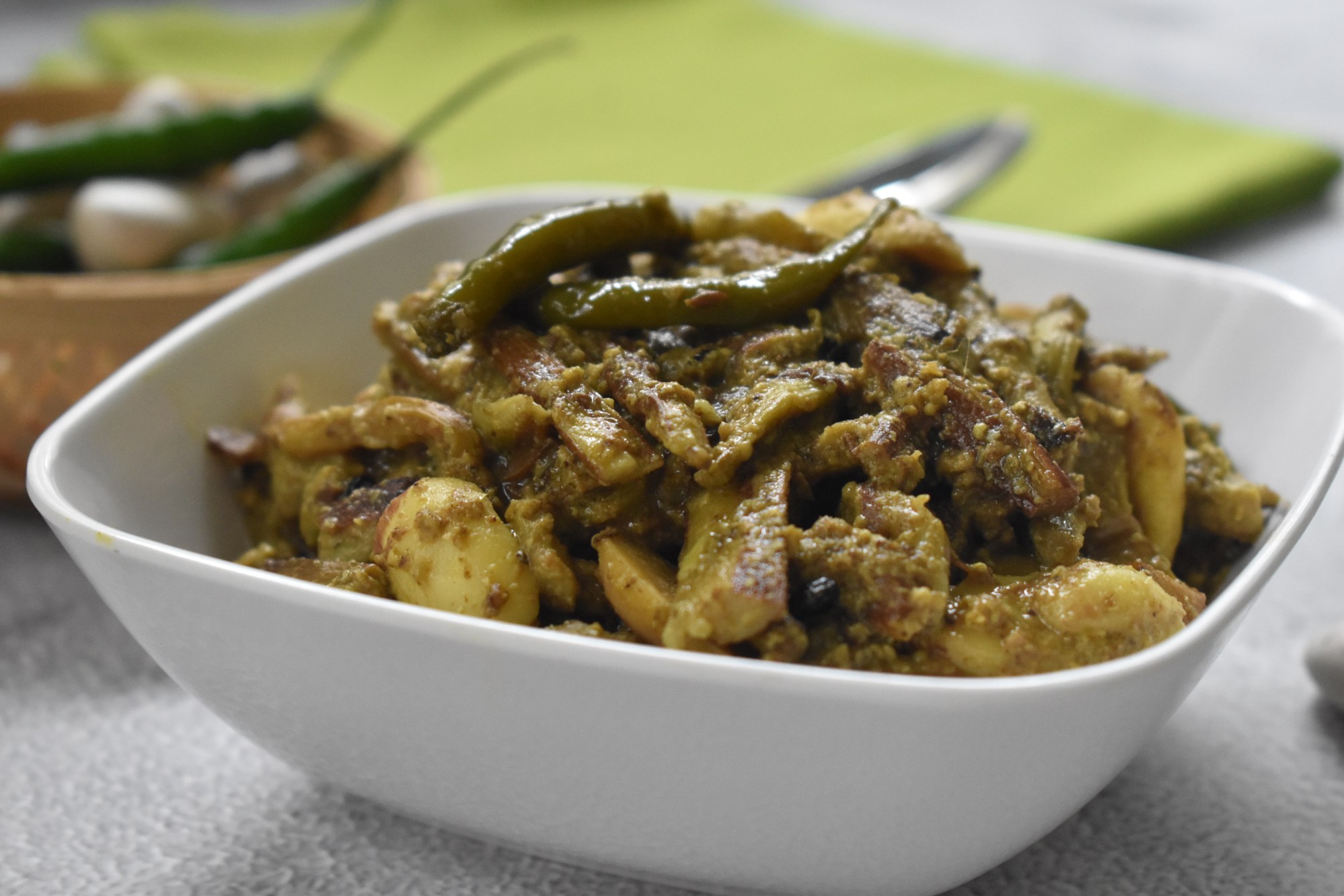 Taro Stolon Tangy Dry Curry…..Kochur Lotir Tok Korua – FOODIESTREASURE