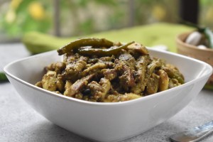 Taro Stolon Tangy Dry Curry…..Kochur Lotir Tok Korua – FOODIESTREASURE