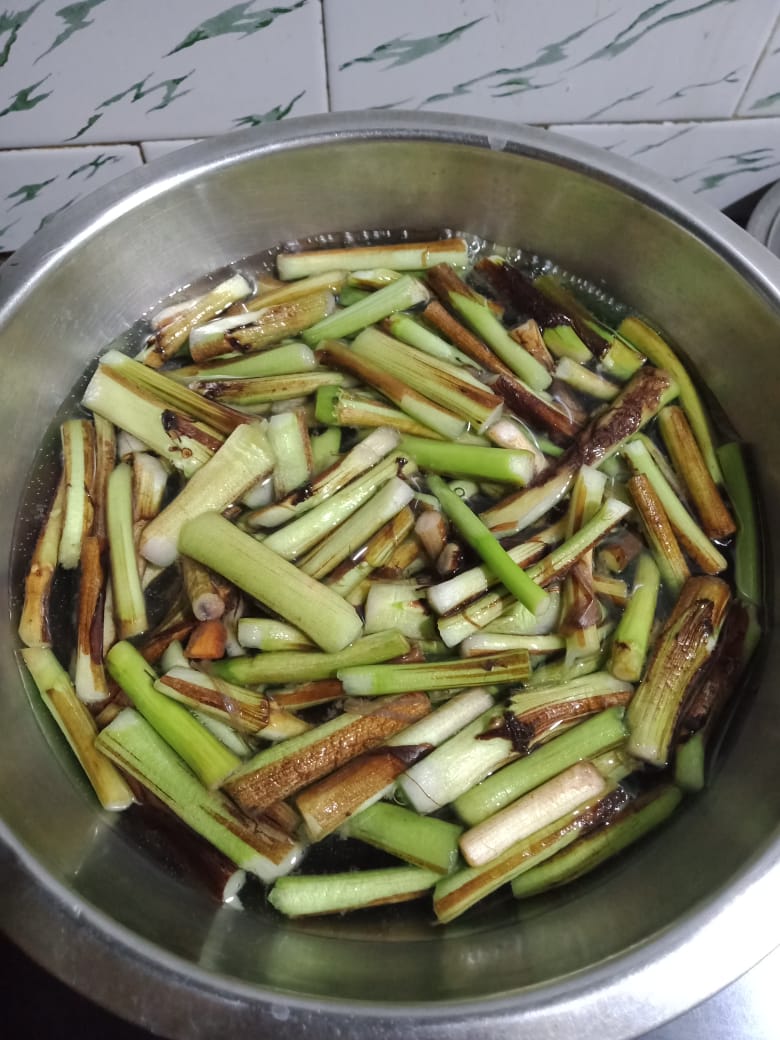 Taro Stolon Tangy Dry Curry…..Kochur Lotir Tok Korua – FOODIESTREASURE