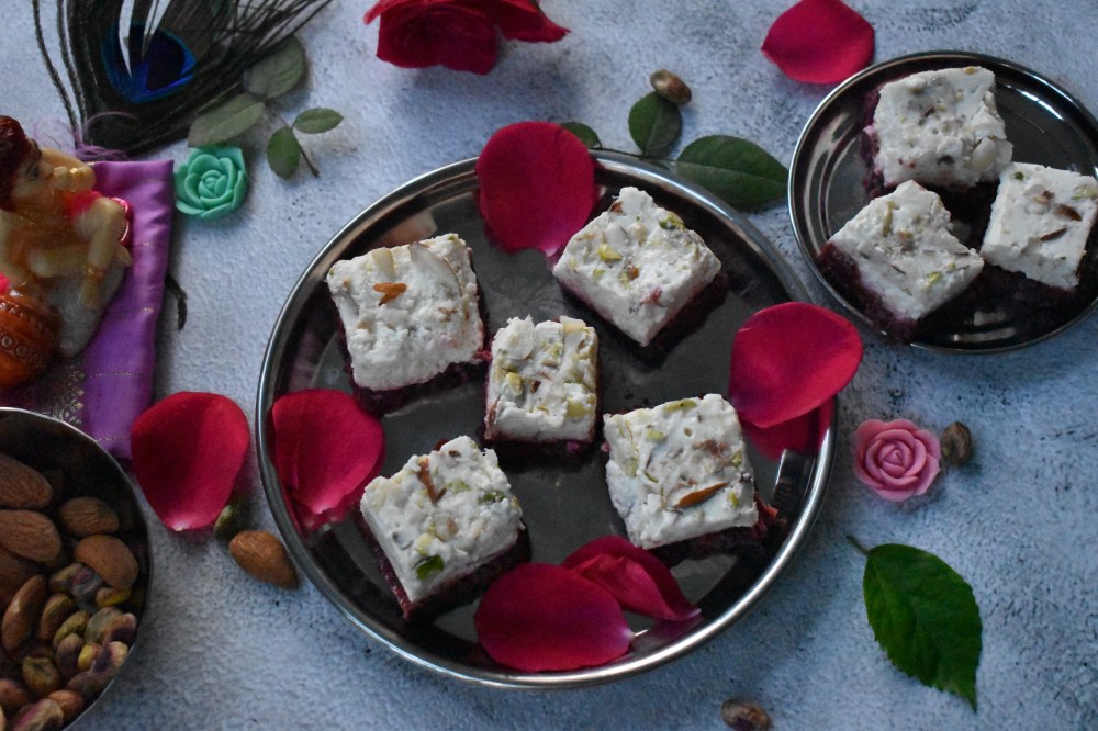 Delicious Ice Cream Shondesh Recipe with Beetroot Halwa | Bengali ...